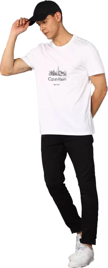 ‫Calvin Klein - טי שירט Calvin Klein לגברים דגם Graphic | סופר-פארם‬